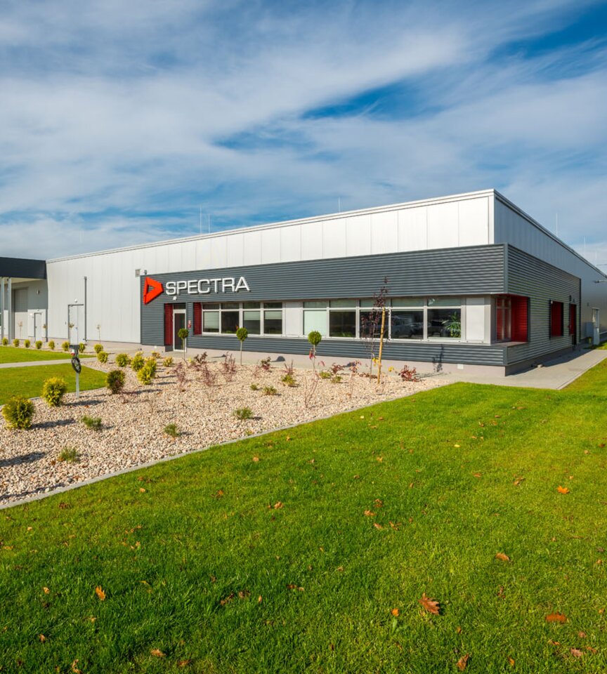 O nas - Spectra Lighting